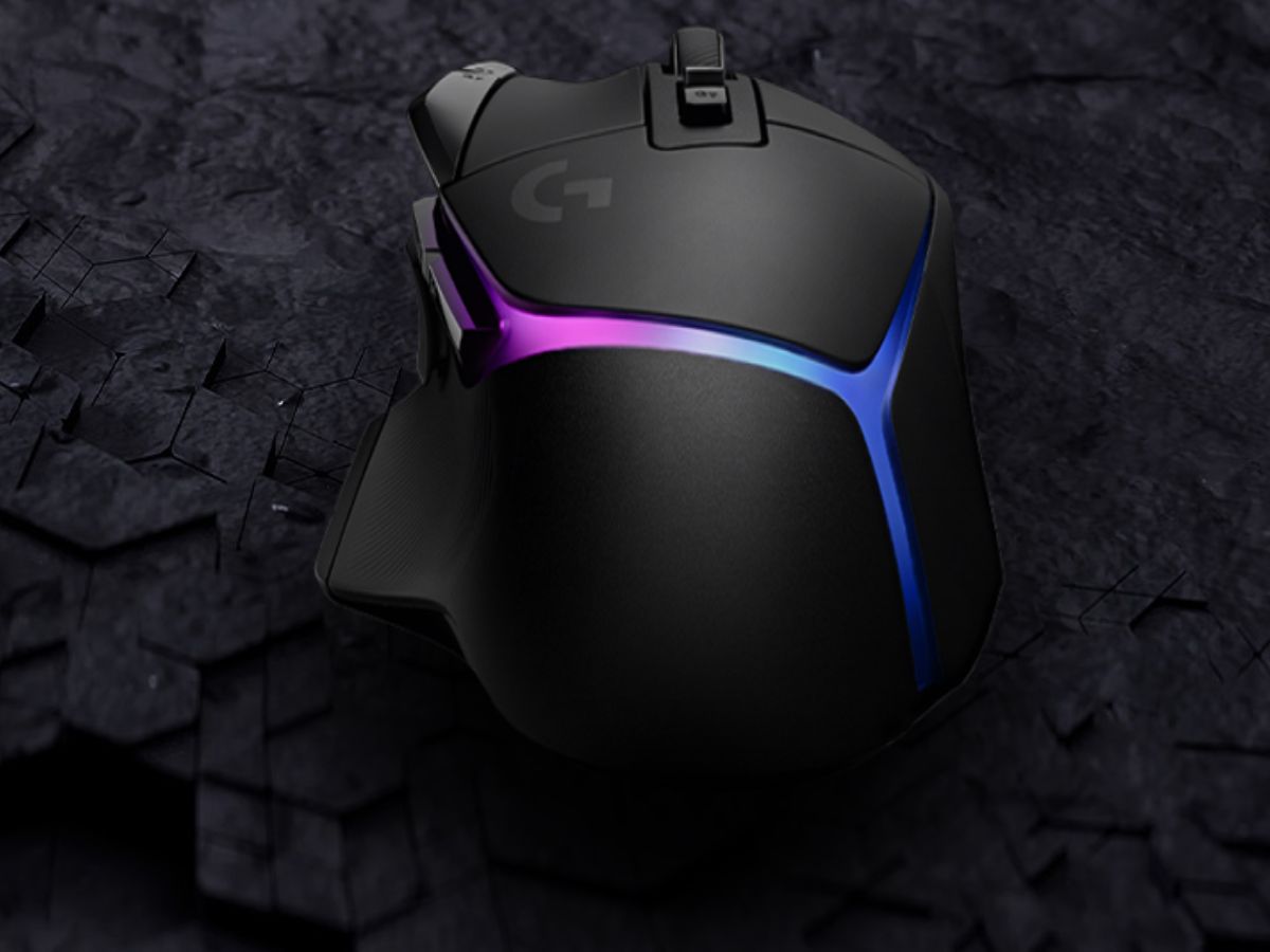 Precisione estrema e design futuristico: Logitech taglia il prezzo a ...