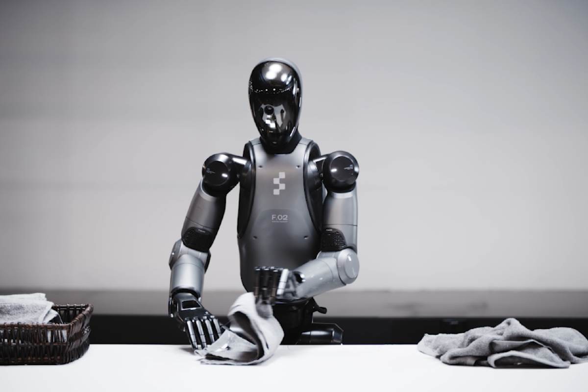 Abbiamo finalmente il robot che sistema il bucato in appena 22 secondi ...