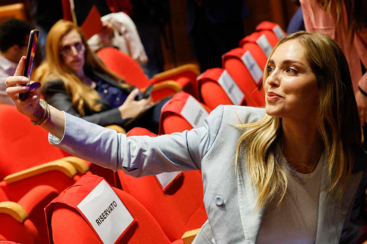 Nuova tassa per gli influencer: chi è famoso sui social deve rispettare ...